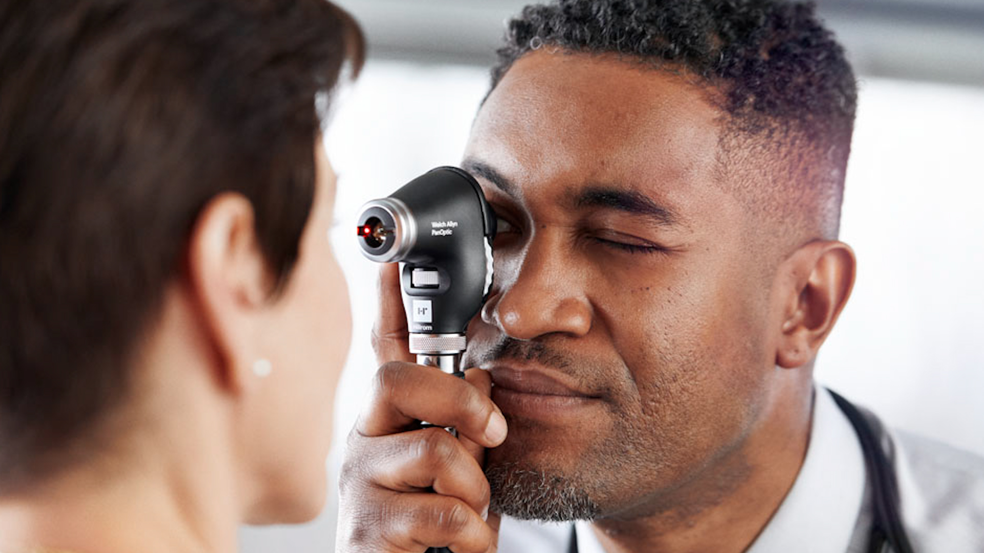 Hillrom Releases Welch Allyn PanOptic Plus Ophthalmoscope - Eyewire+